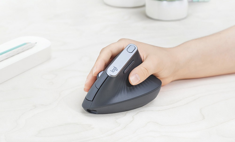 Ratón vertical ergonómico: motivos por los que deberías empezar a usarlo